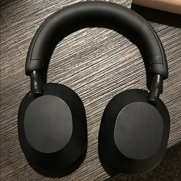Sony | Headphones | Sony Black Onear Headphones With Padded Ear Cups ...